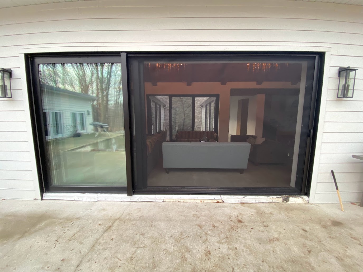 Large Opening Vs Motorized Retractable Screens: Which is Better ...